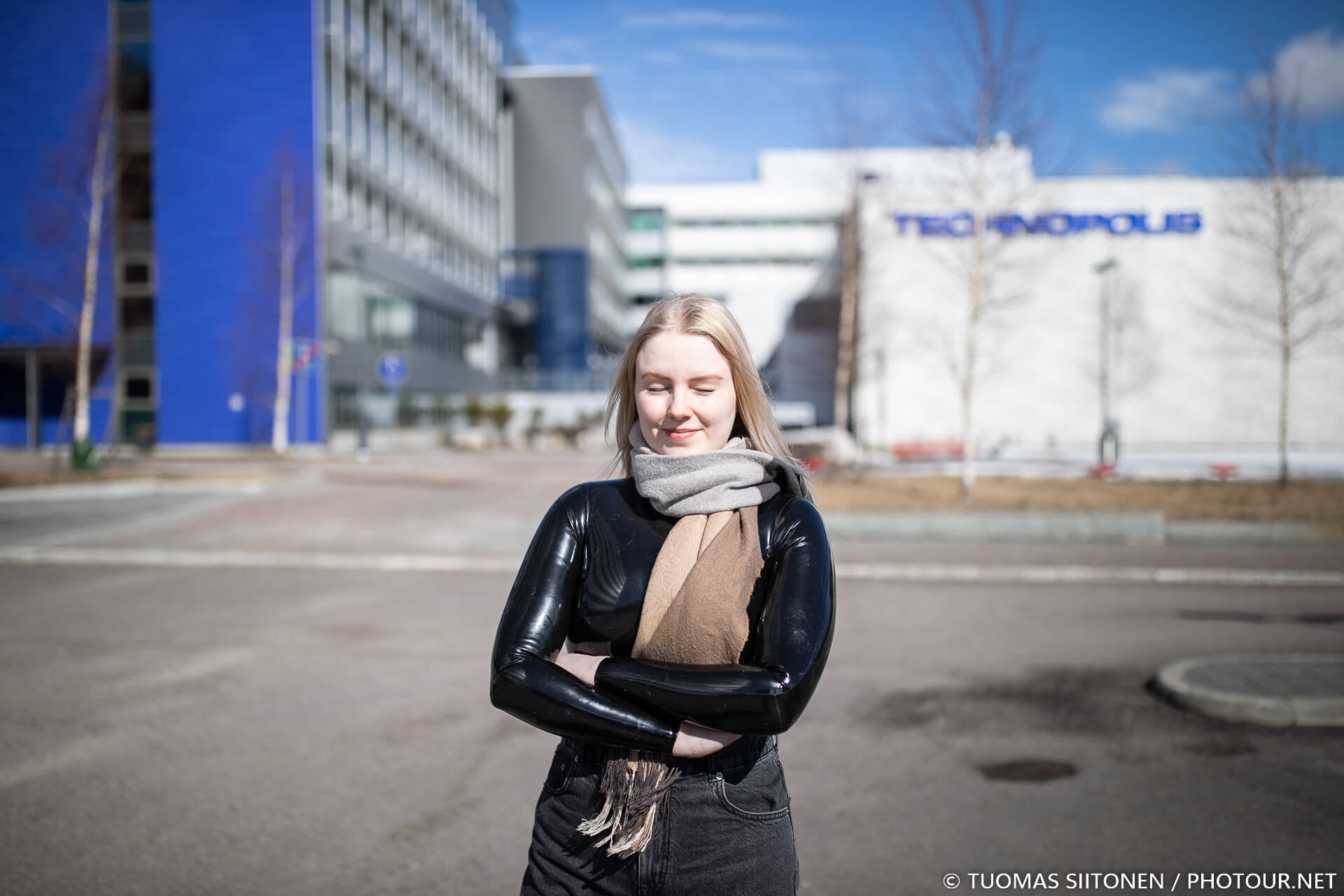 Project L: Part 102 – Behind the Scenes of a latex photoshoot