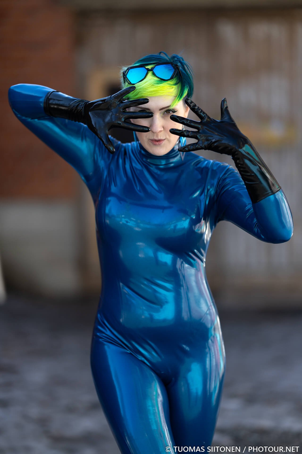 Project L: Part 110 - Behind the scenes of a latex photoshoot