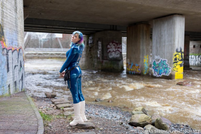 Project L, the everyday latex photography project